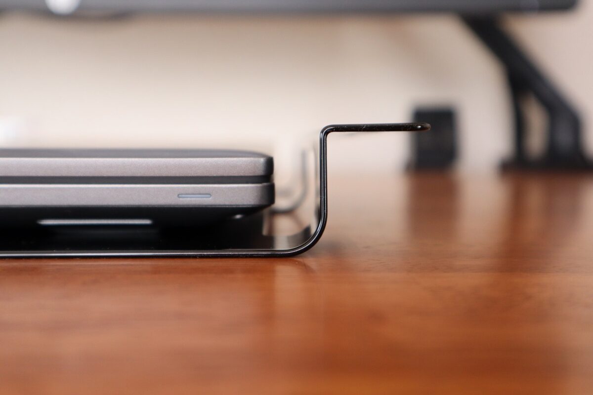 Preductsのトレイをレビュー【WindowsPCをクラムシェル運用】 | コモバ