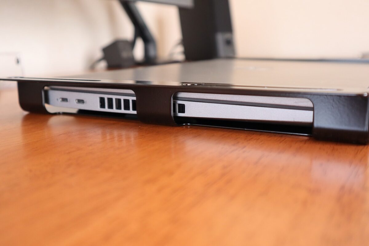 Preductsのトレイをレビュー【WindowsPCをクラムシェル運用】 | コモバ