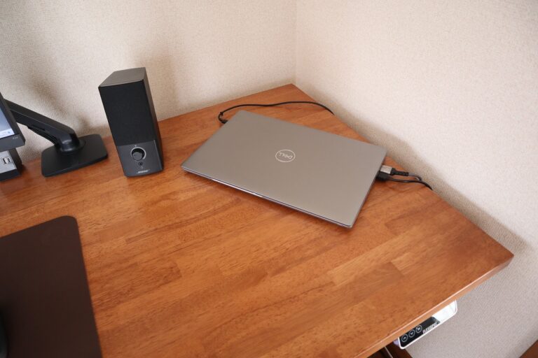 Preductsのトレイをレビュー【WindowsPCをクラムシェル運用】 | コモバ