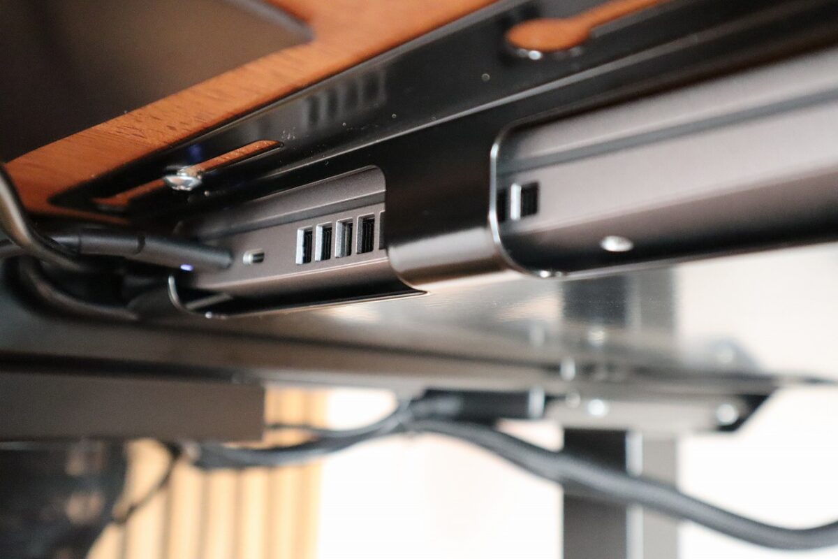 Preductsのトレイをレビュー【WindowsPCをクラムシェル運用】 | コモバ