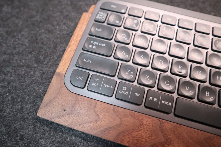 【レビュー】Grovemade Wood MX KEYS Keyboard Tray | コモバ